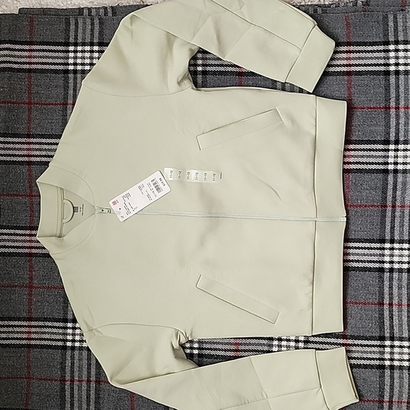 Uniqlo | Jackets & Coats | Uniqlo Girl Ultra Stretch Dry Sweat Blouson ...